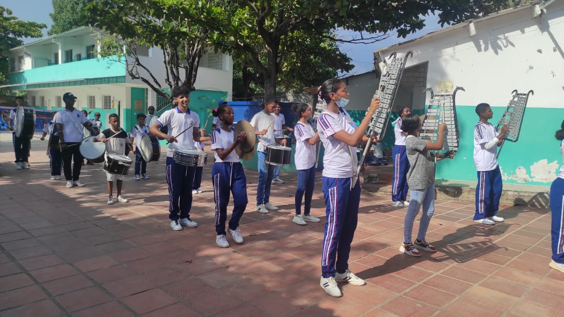 Bandas de paz de 32 instituciones educativas están listas para desfilar ...