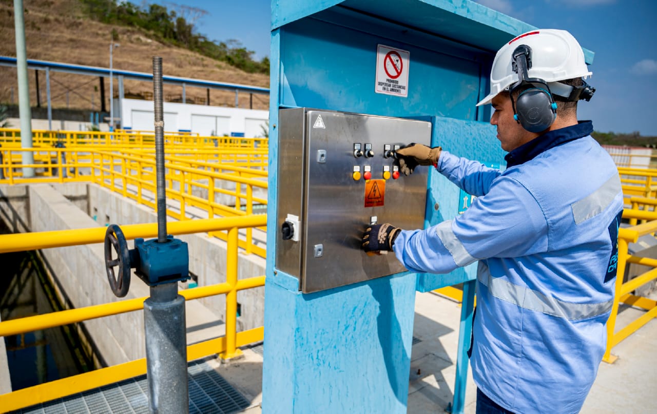 Ya está regresando el agua, fue restablecido el servicio de energía ...