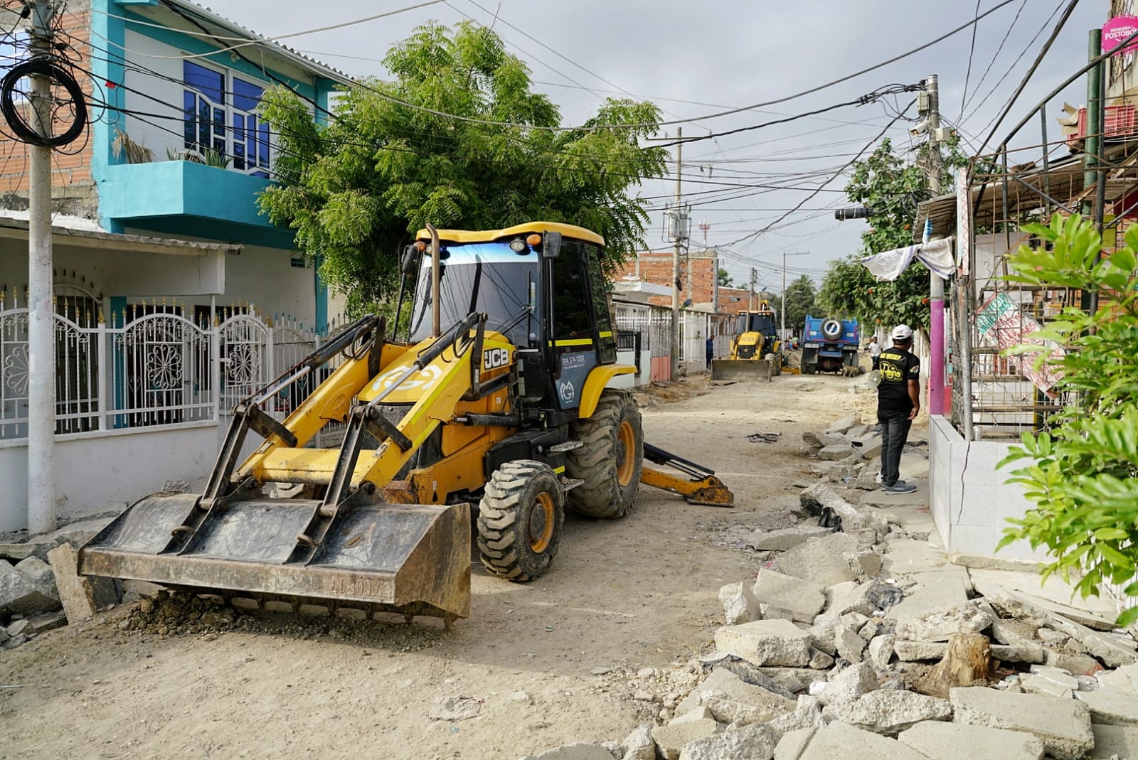Gobernador Blel está pavimentando calles en Cartagena: la de La Paz en ...