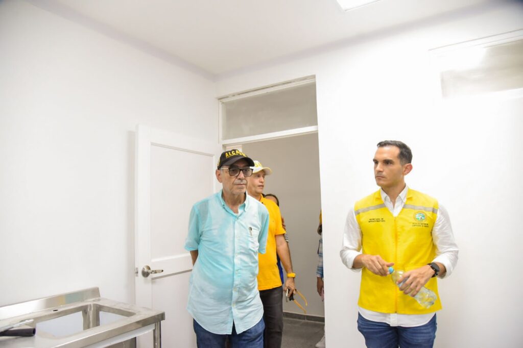 El alcalde William Dau Chamat revisó obras de 12 centros de salud que ...
