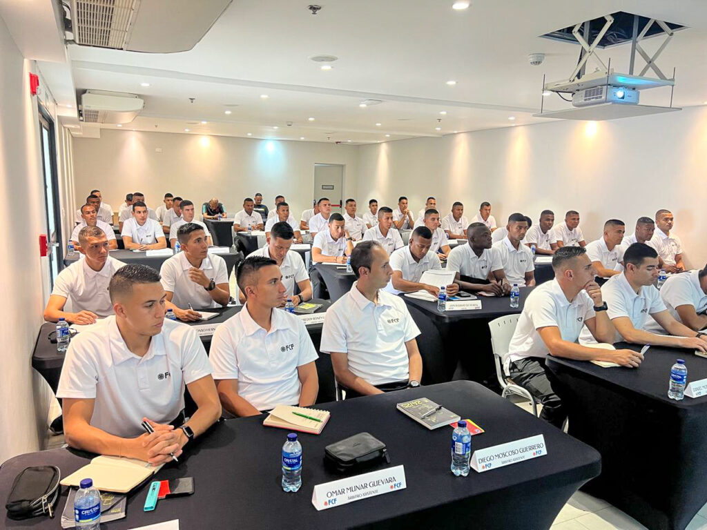 FCF y Comisión Arbitral inauguró la pretemporada para árbitros y ...